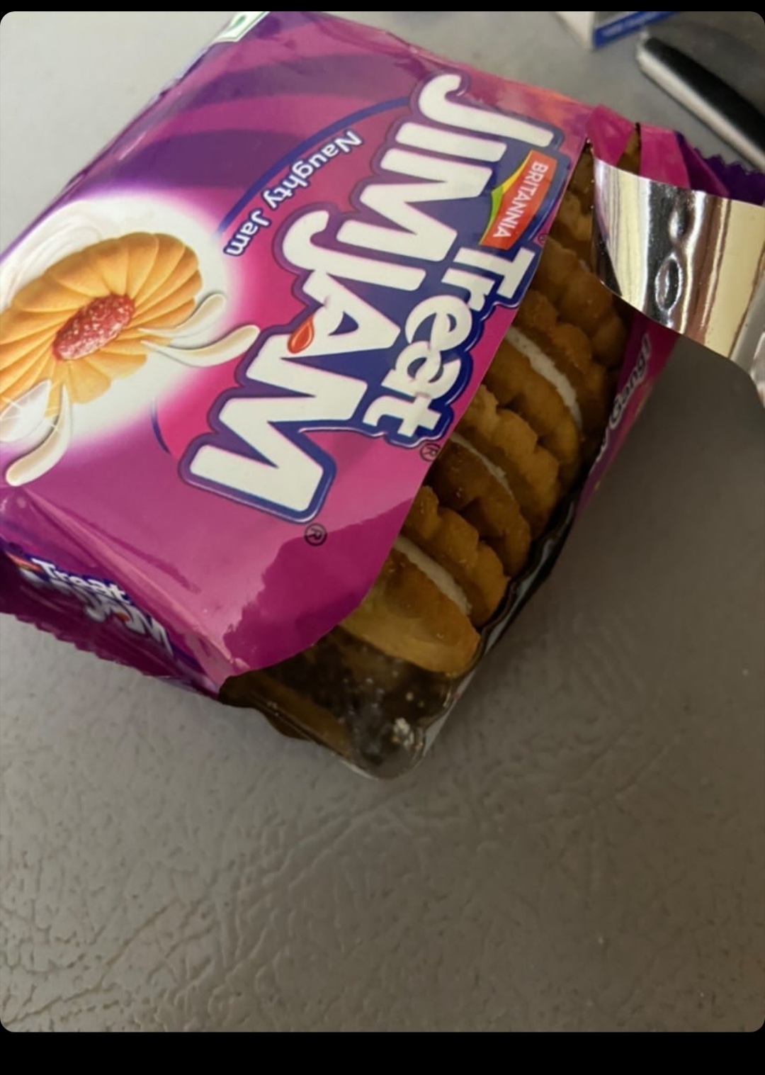 Britannia Treat Jim Jam Cream Biscuits, 600G Promo Pack - Refined Wheat ...