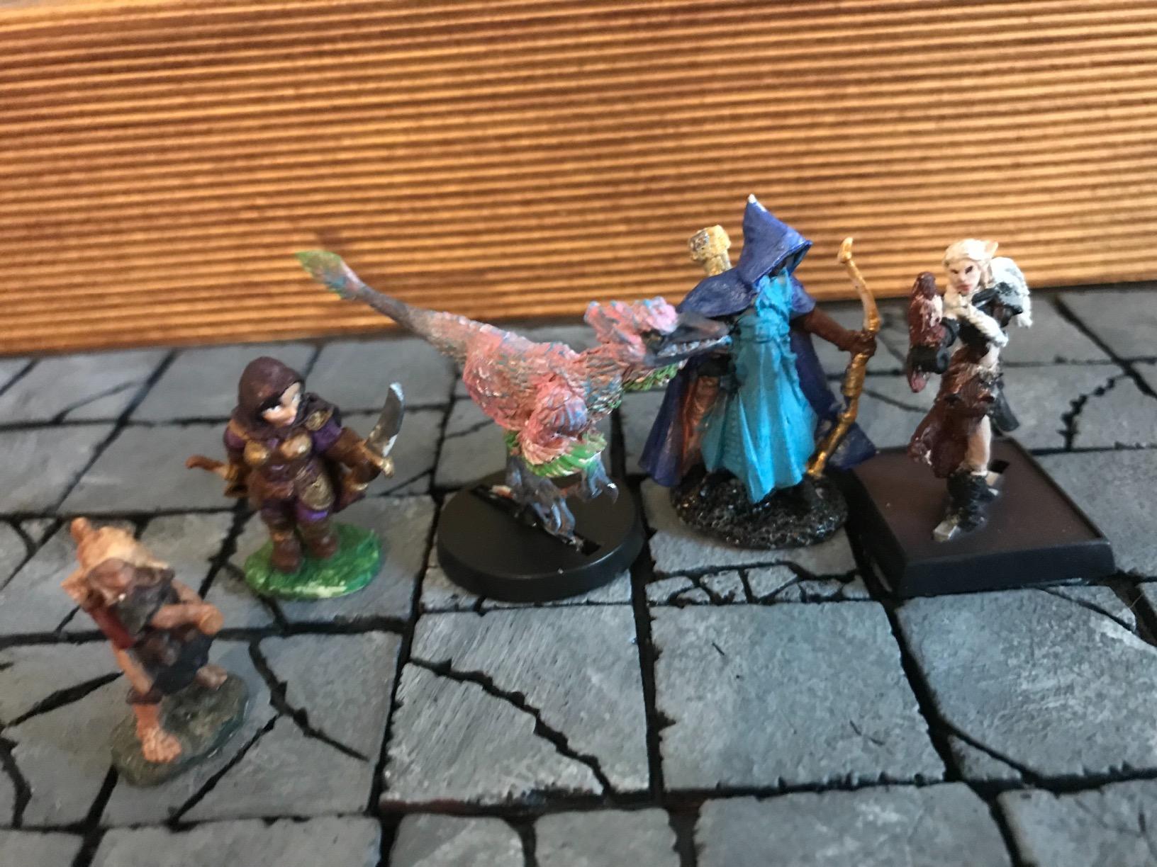 Amazon.com: Stonehaven Raptor Miniature Figure (for 28mm Scale Table ...