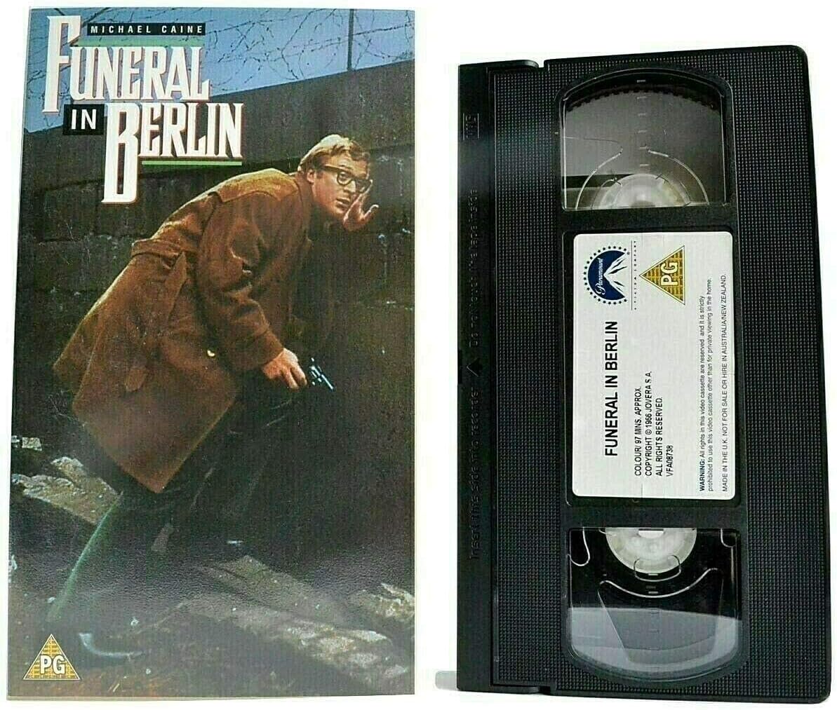 Amazon.com: Funeral in Berlin [VHS] : Michael Caine, Oskar Homolka ...
