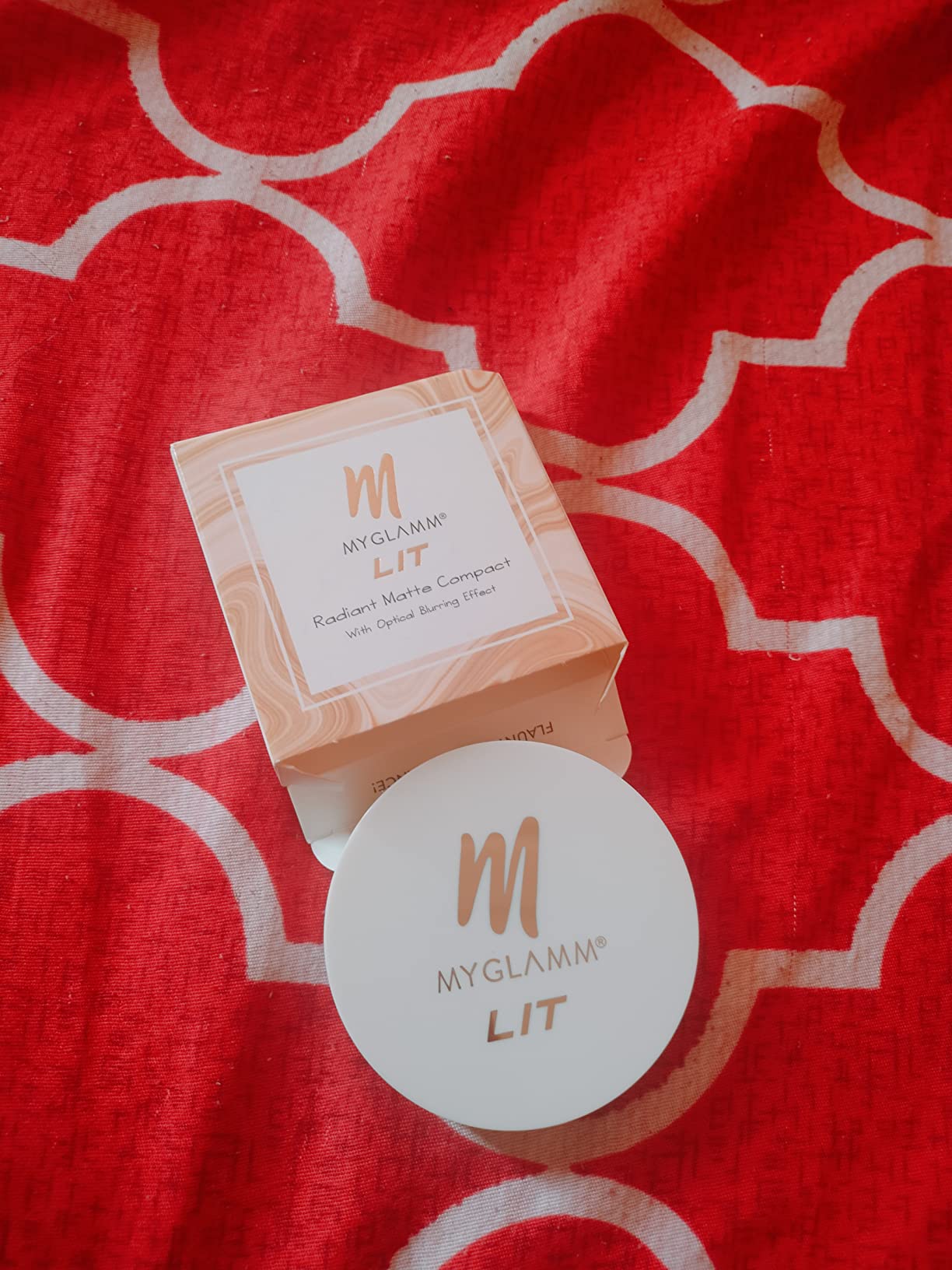 Buy MyGlamm Radiant Matte Compact Powder-Snatched- 9gm | Radiant Matte ...