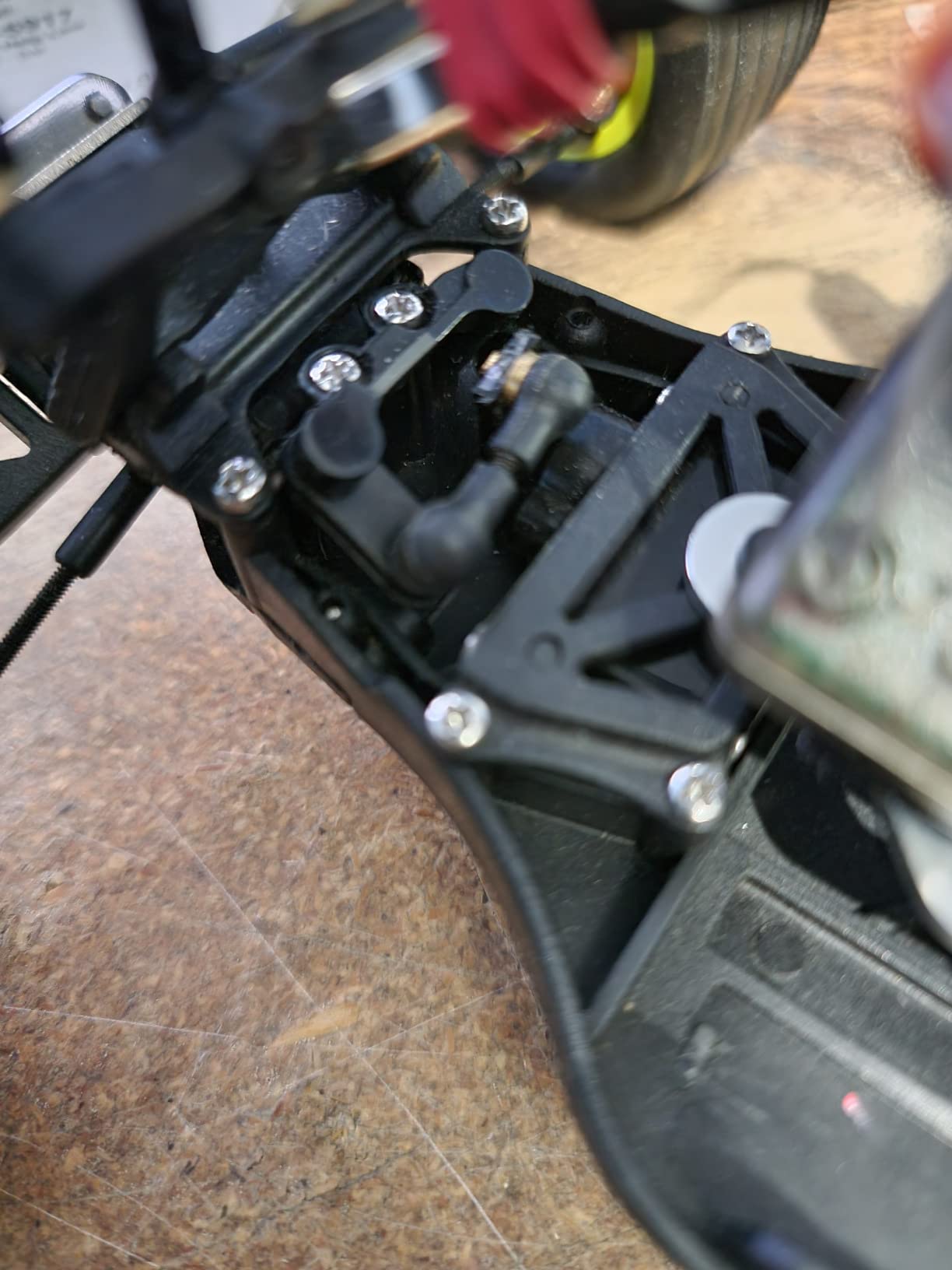 Amazon.com: Hitec 35245S HS-5245MG 數位強力迷你 BB 伺服機 : 玩具和遊戲