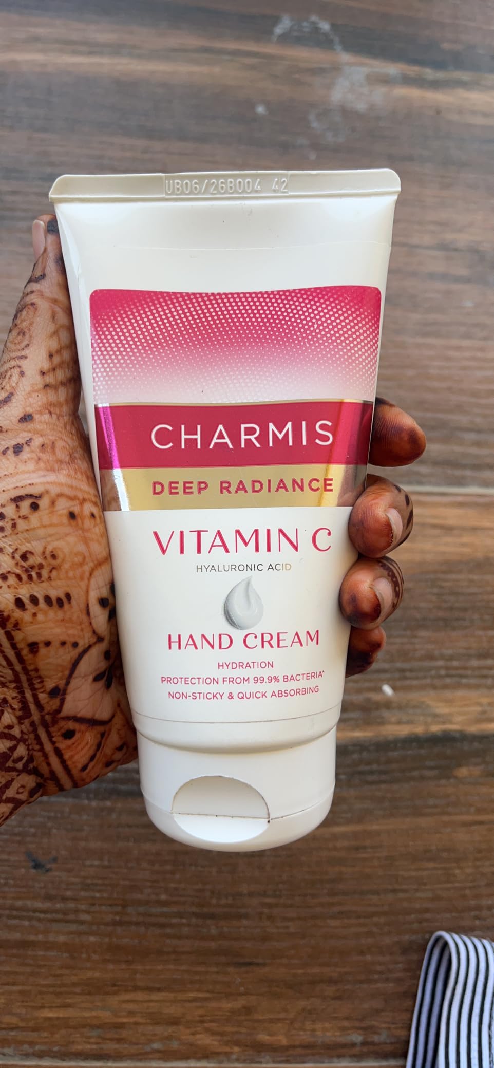 Charmis Deep Radiance Vitamin C Cream for Hands with Hyaluronic Acid ...