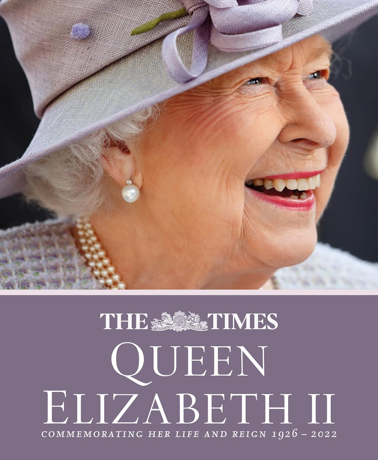 Amazon.com: The Times Queen Elizabeth II: Commemorating her life and ...