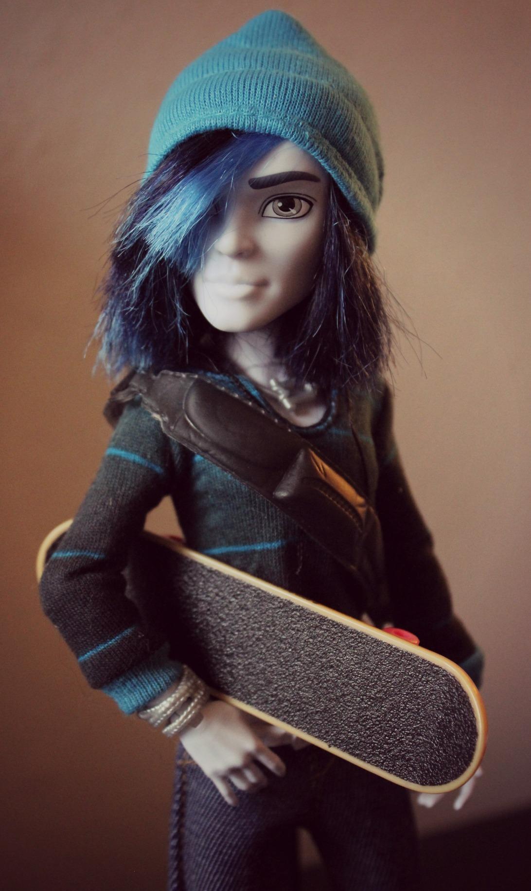 Amazon.com: Mattel Monster High New Scaremester Invisi Billy Doll ...