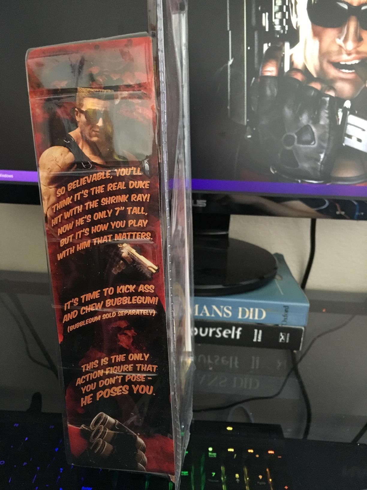 Amazon.com: NECA Player Select 7" Duke Nukem Forever Action Figure 1 ...