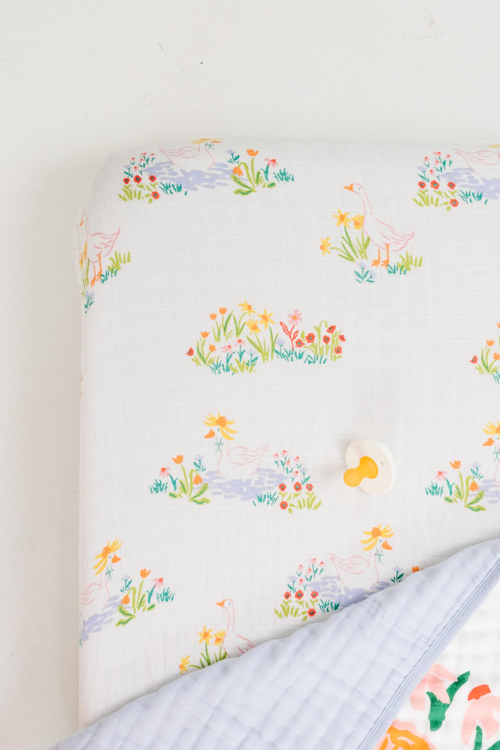 Amazon.com: Clementine Kids Crib Sheets (Garden Goose) : Baby