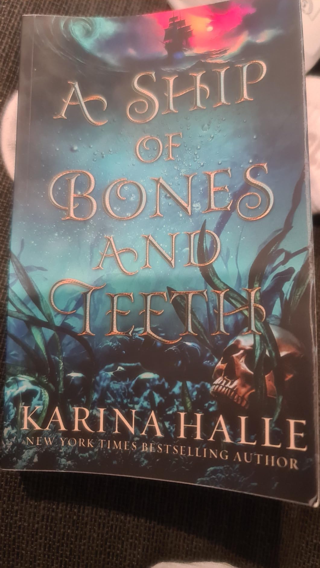 A Ship of Bones & Teeth: A dark Little Mermaid retelling (Nightwind Book 1) eBook : Halle ...