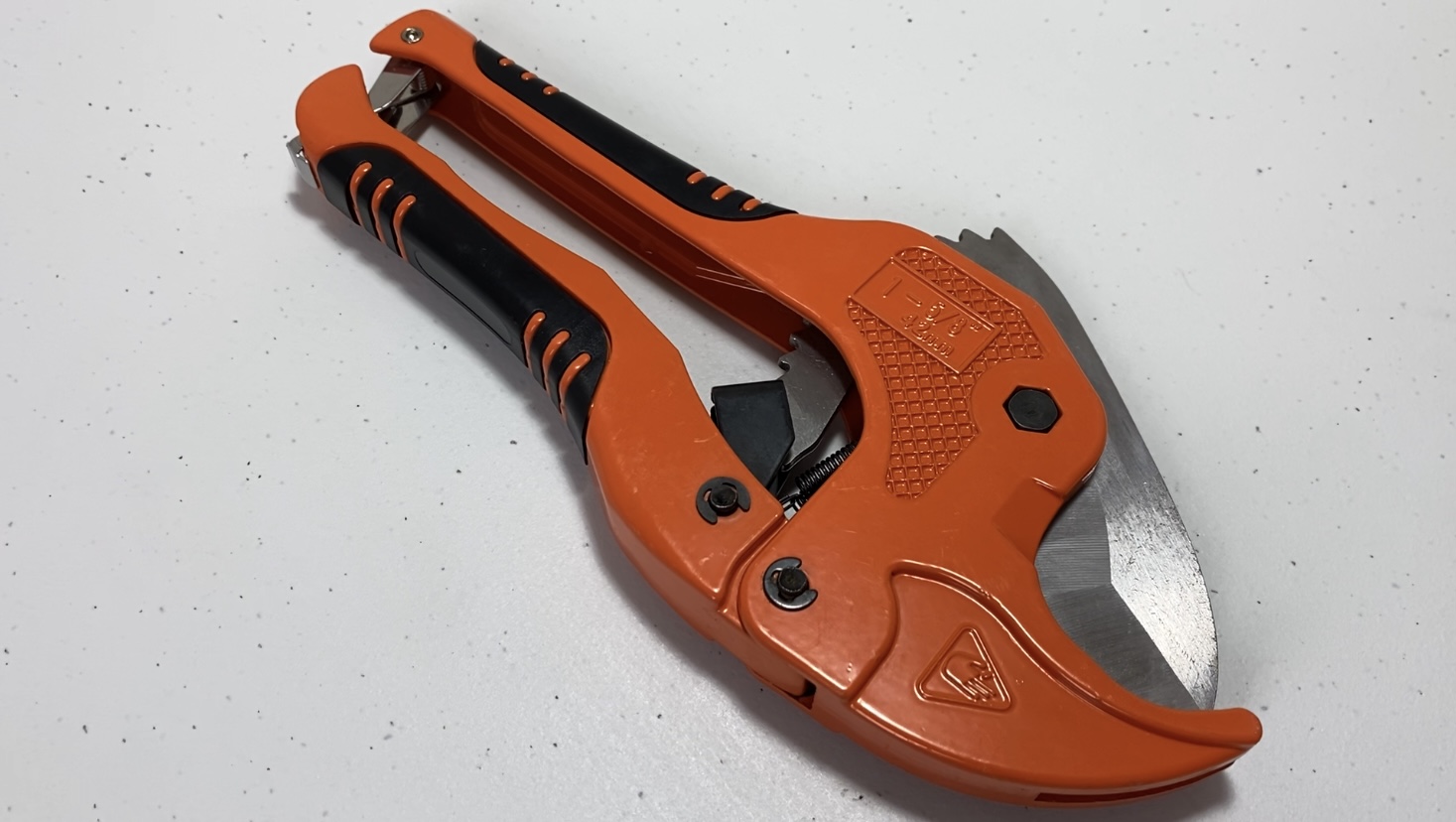 Watch Zantle Ratchet-type Tube and Pipe Cutter for Cutting PVC on ...