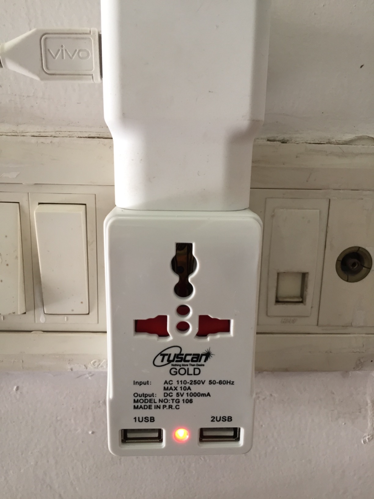 HI PLASST 3-Pin Multi Plug Socket with Dual USB Charger with LED ...