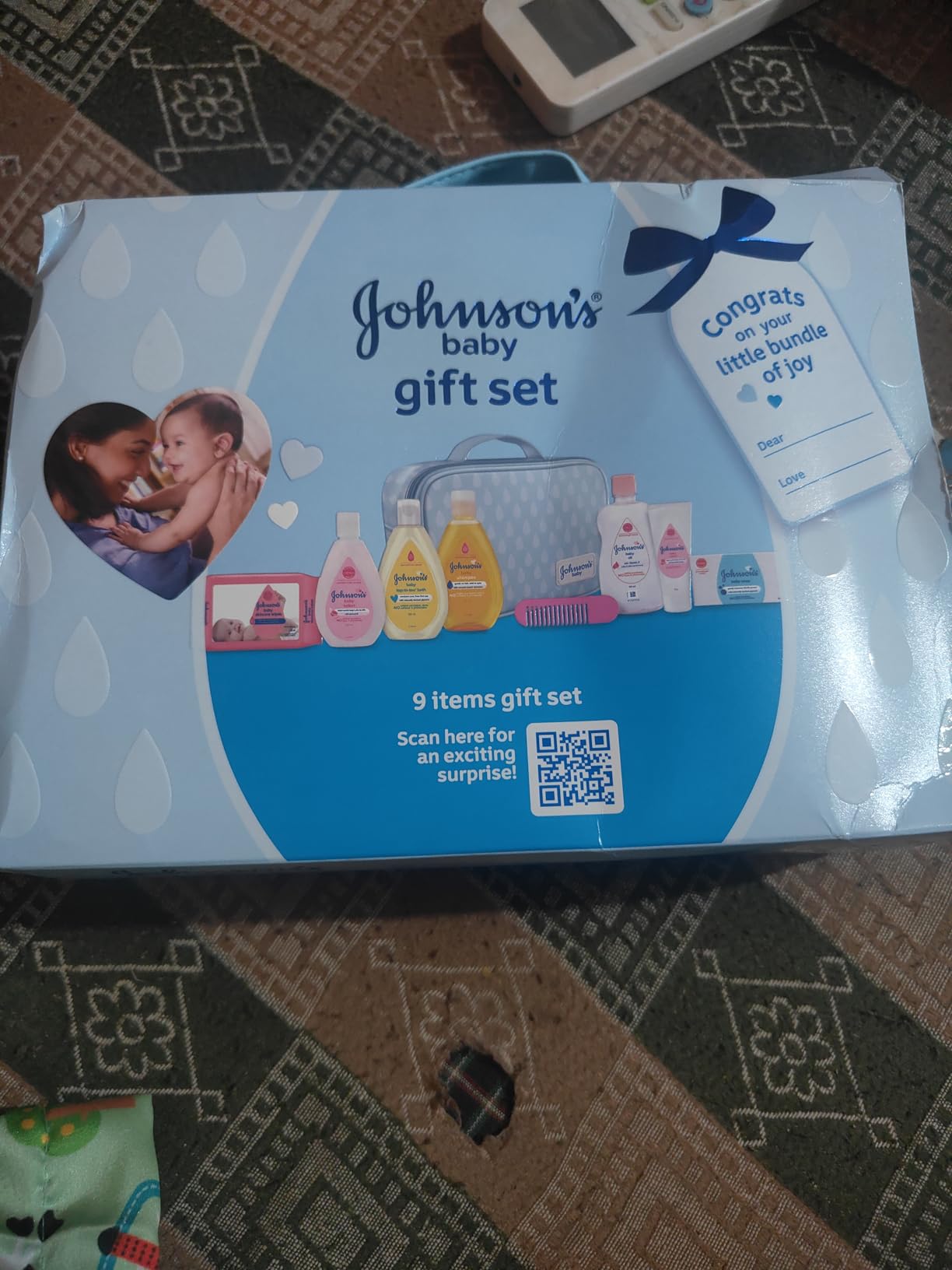 Johnson's Baby Gift Pack with Pouch