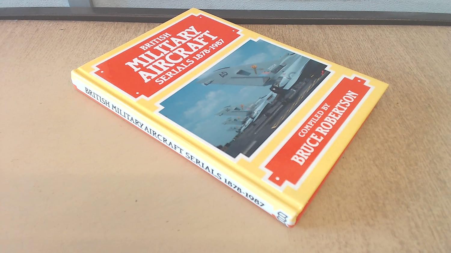 Amazon | 1878-1987 (British Military Aircraft Serials) | Robertson ...