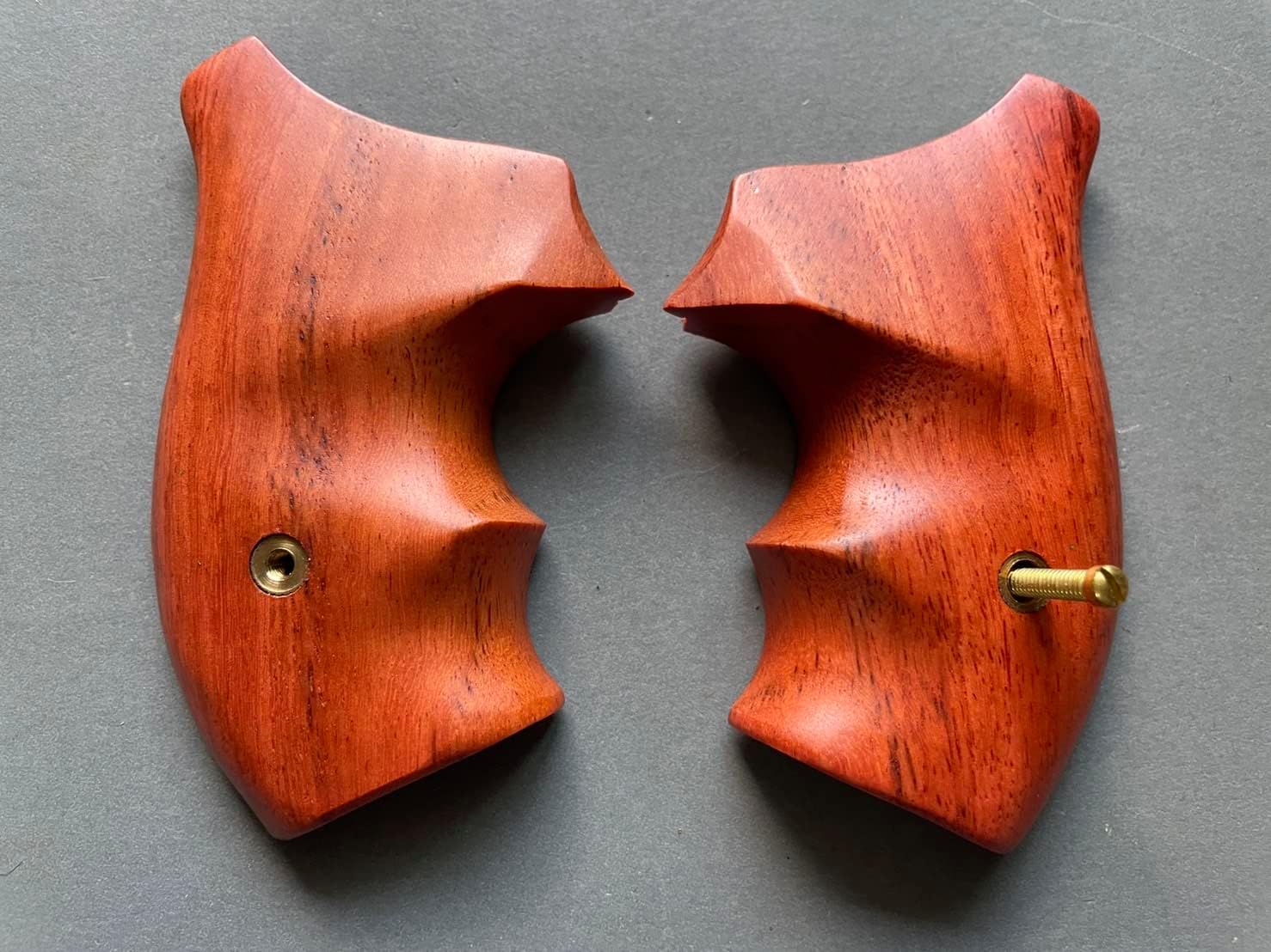 Amazon.com : New! Grips Compatible with S&W J Frame Round Butt, Old ...