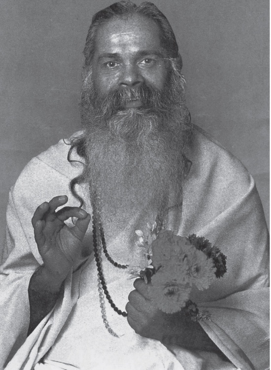 Amazon.com: Swami Guru Devanand Saraswati Ji Maharaj: books, biography ...