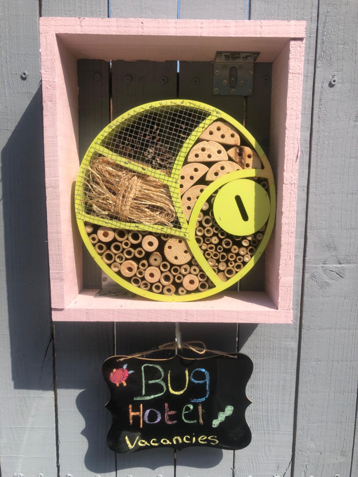 Heritage Fix On Round Wooden Insect Hotel Tree 4 Section Nest Home Bee ...