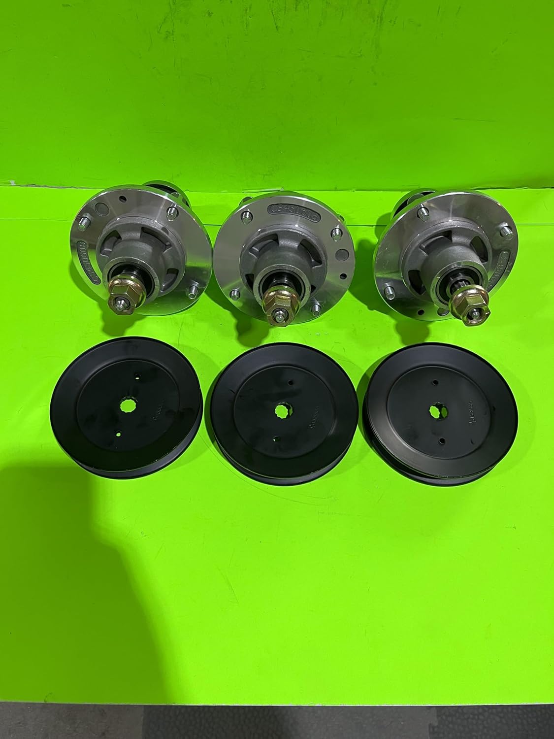Amazon.com : Lawnmowerpartsworld Mower Spindle with Pulley for ...