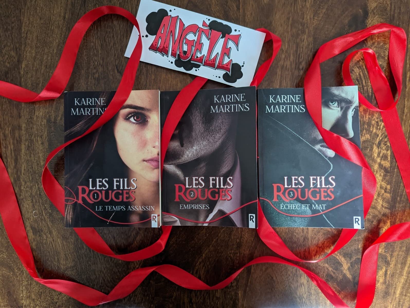 Amazon.fr - Les fils rouges - Martins, Karine - Livres