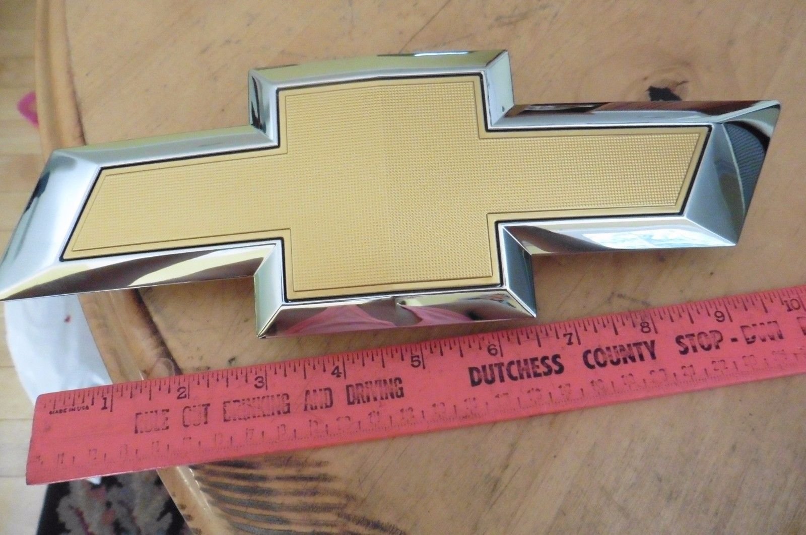 Amazon.com: 2016 GM Silverado Grill Bow Tie Emblem P/N 23236301 Truck ...