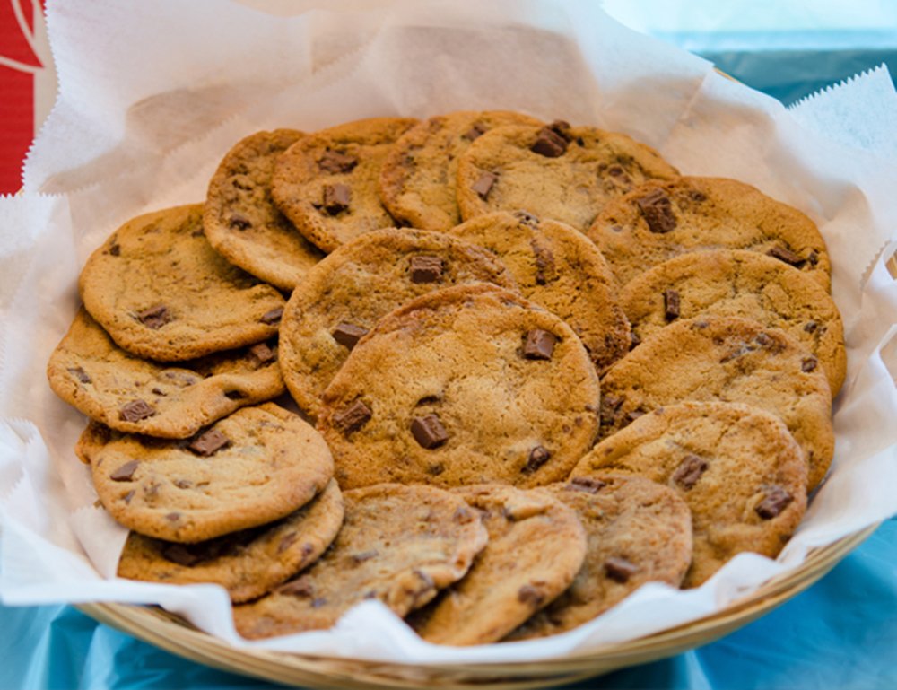 Amazon.com: Milk Chocolate Caramel Cookie (18 Cookies) : Grocery ...