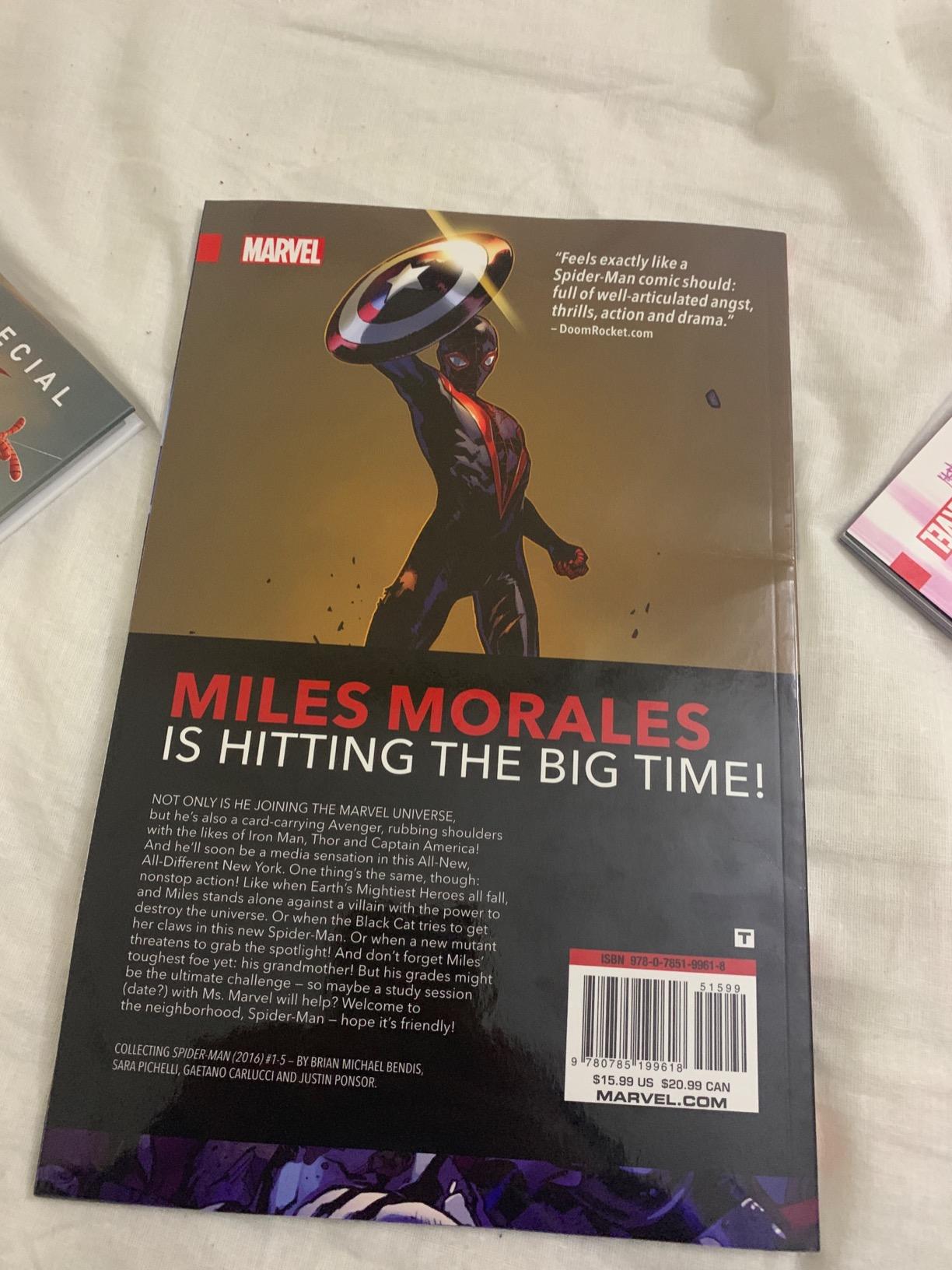 Amazon.com: SPIDER-MAN: MILES MORALES VOL. 1: 9780785199618: Bendis ...