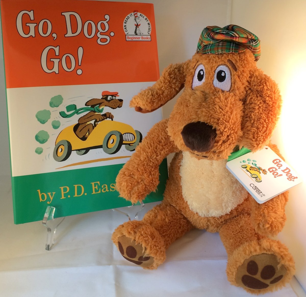 Go, Dog Go! with plush Dog.: P.D. Eastman (Author): 9780375973161 ...