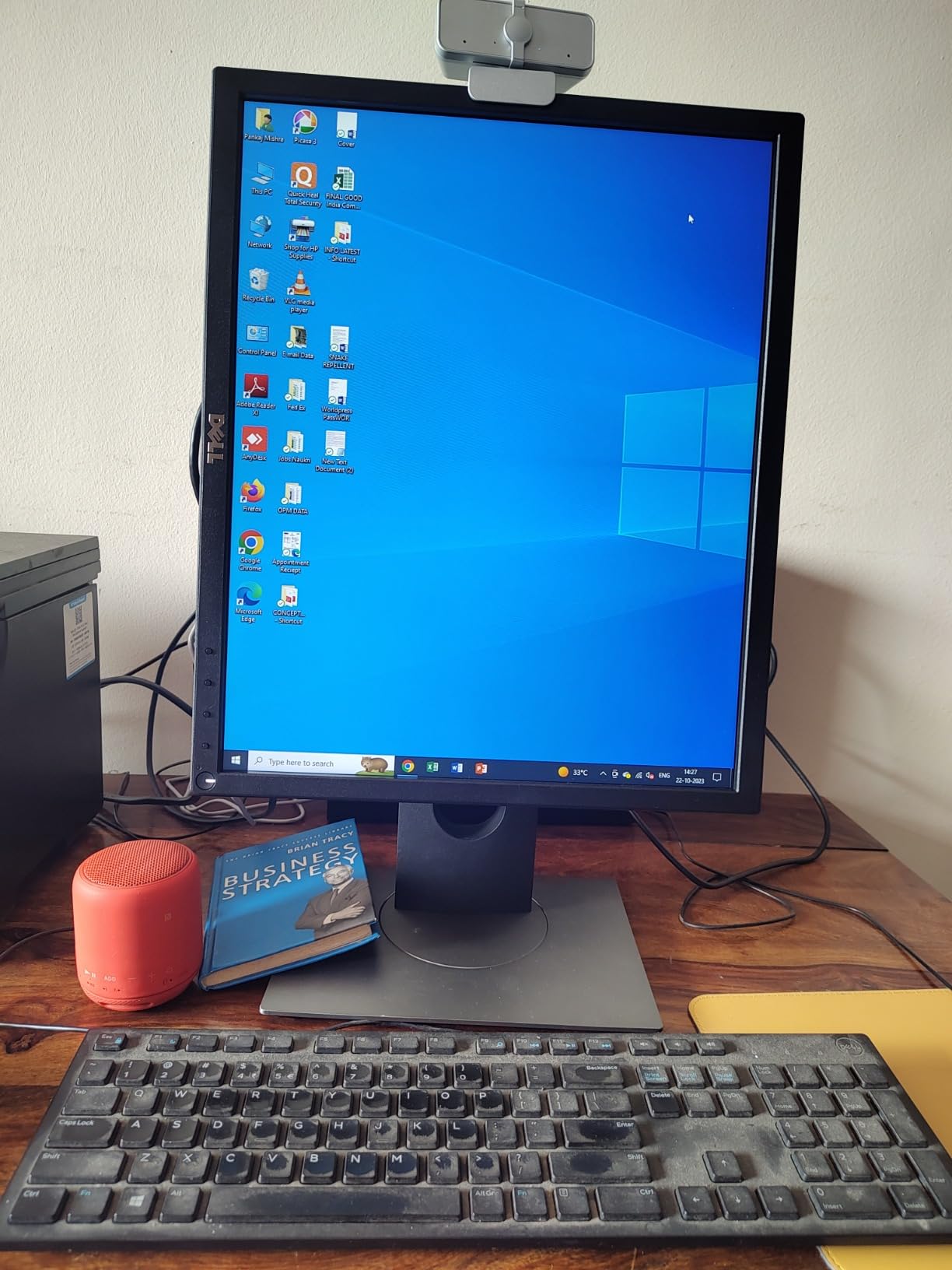 Dell Professional 19 Inch Square LED Monitor P1917S, Black : Amazon.in ...