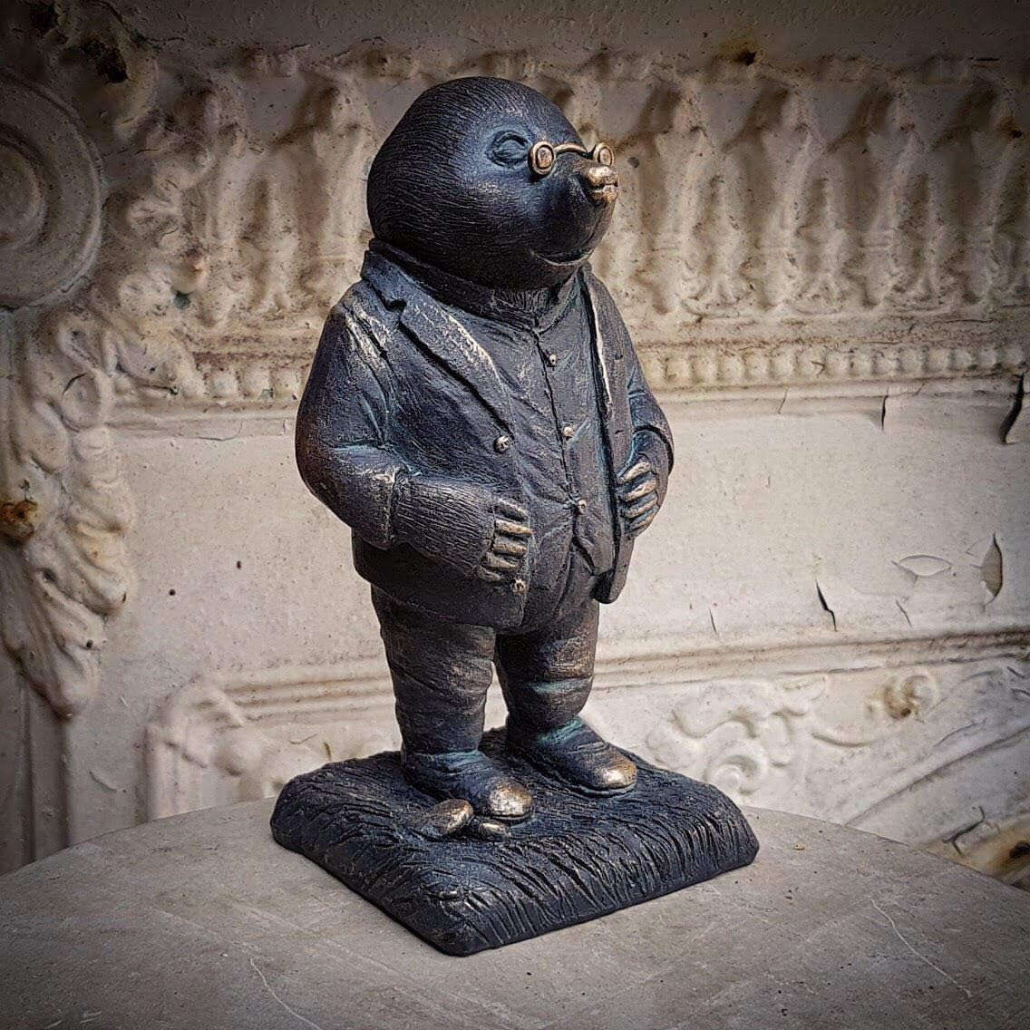 STONE GARDEN WIND IN THE WILLOWS ‘MOLE WITH BRACES’ CONCRETE STATUE ...