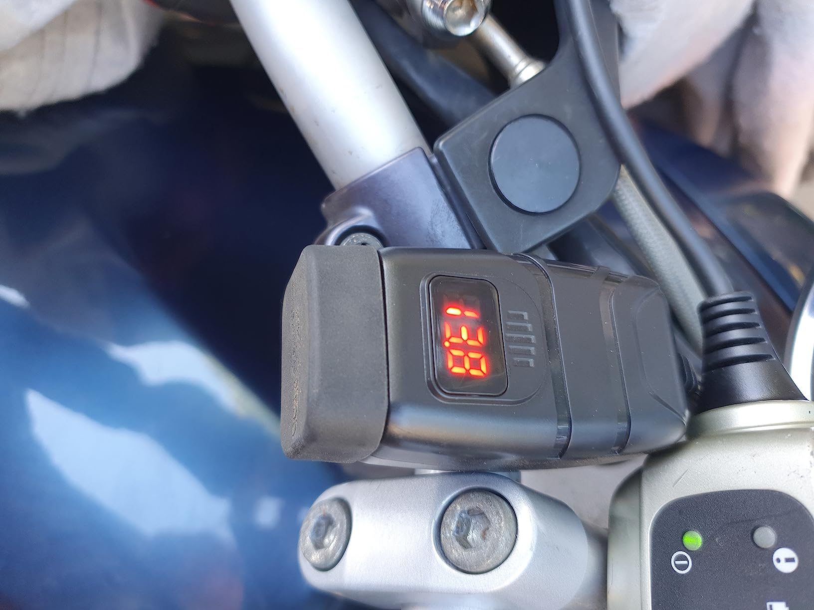 EXTRACTME Motorcycle Phone Charger, 6.4A Dual USB Type C PD & Quick ...