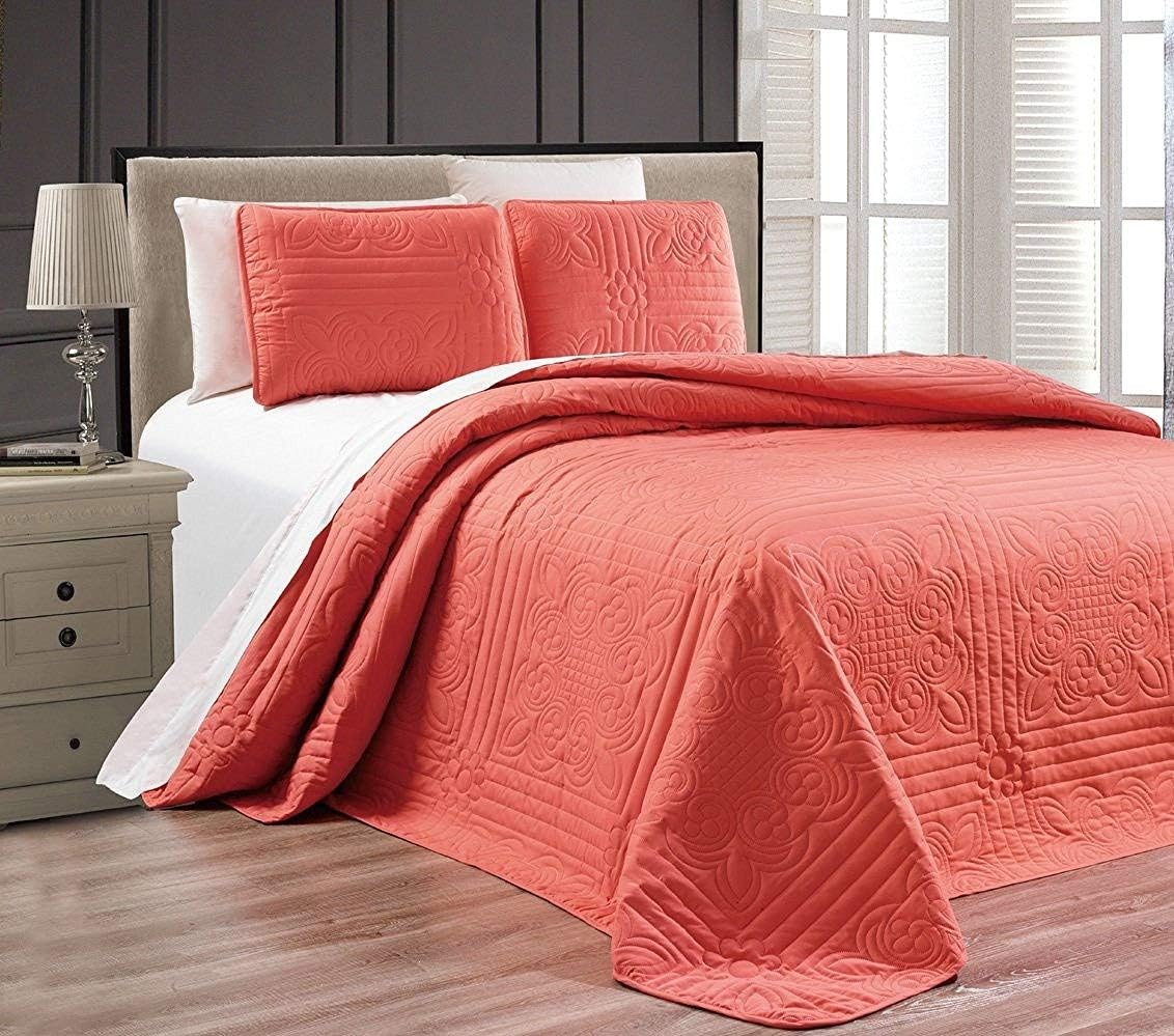 Amazon.com: 3-Piece Coral Oversize Stella Grande Bedspread Queen/Full ...