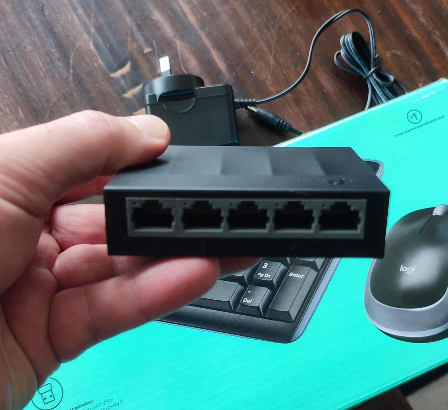 TP-Link 5-Port Gigabit Desktop Switch with 4-Port PoE+, Plug and Play ...