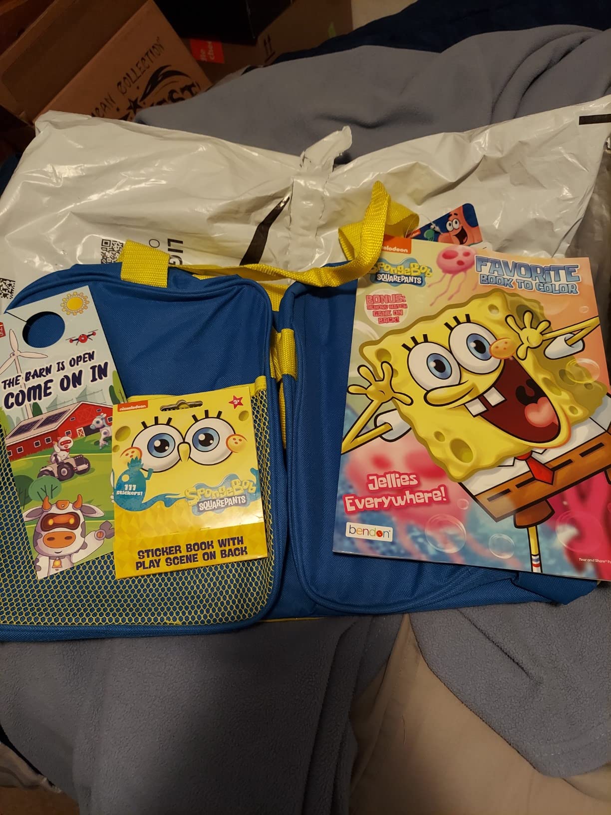 Amazon.com: Viacom Spongebob Duffle Bag Set For Kids - 4 Pc Bundle With ...