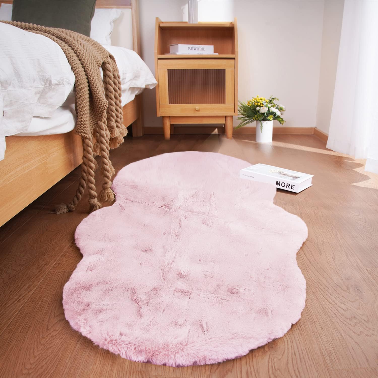 Amazon.com: Ghouse Soft Faux Sheepskin Fur Rug 2x4 Pink Fluffy Bedside ...