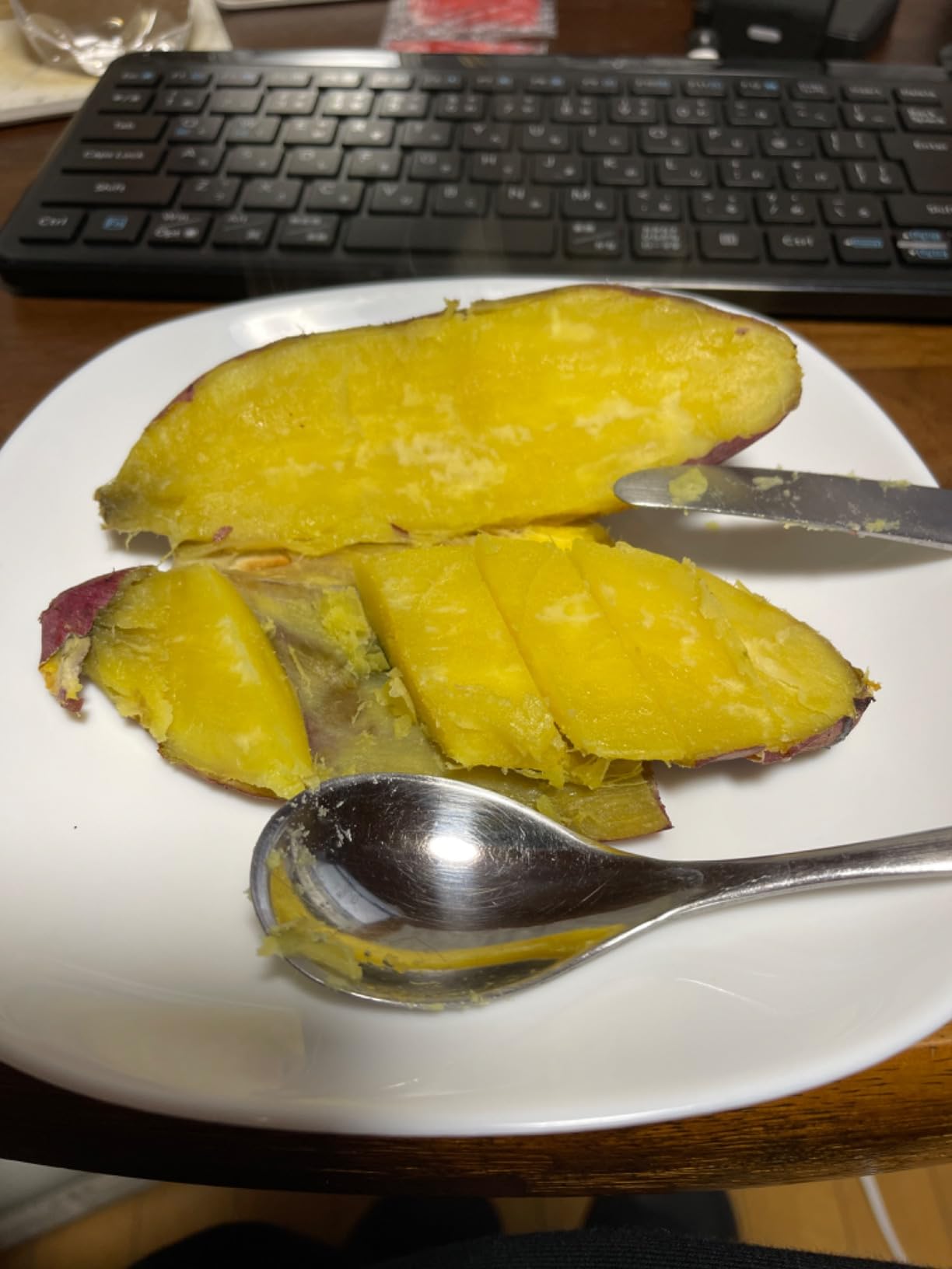 Amazon | 【MSKSHOP】最高級 さつまいも 紅はるか A品 Mサイズ 使いやすい 千葉 茨城県産 しっとり焼芋 選べるサイズ (2kg) | MSKSHOP | さつまいも 通販