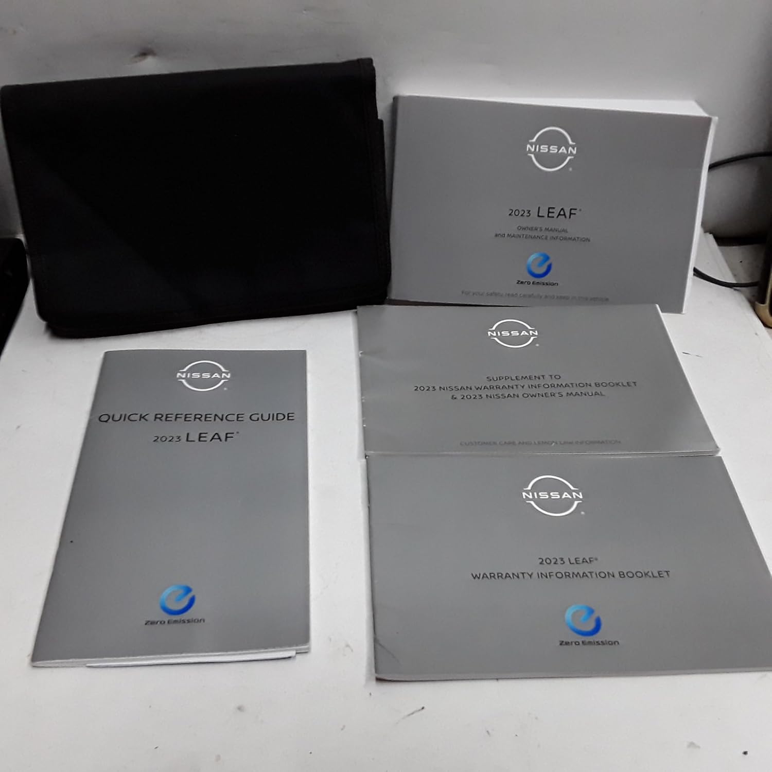 2023 Nissan Leaf Owners Manual: Auto Manuals: Amazon.com: Books