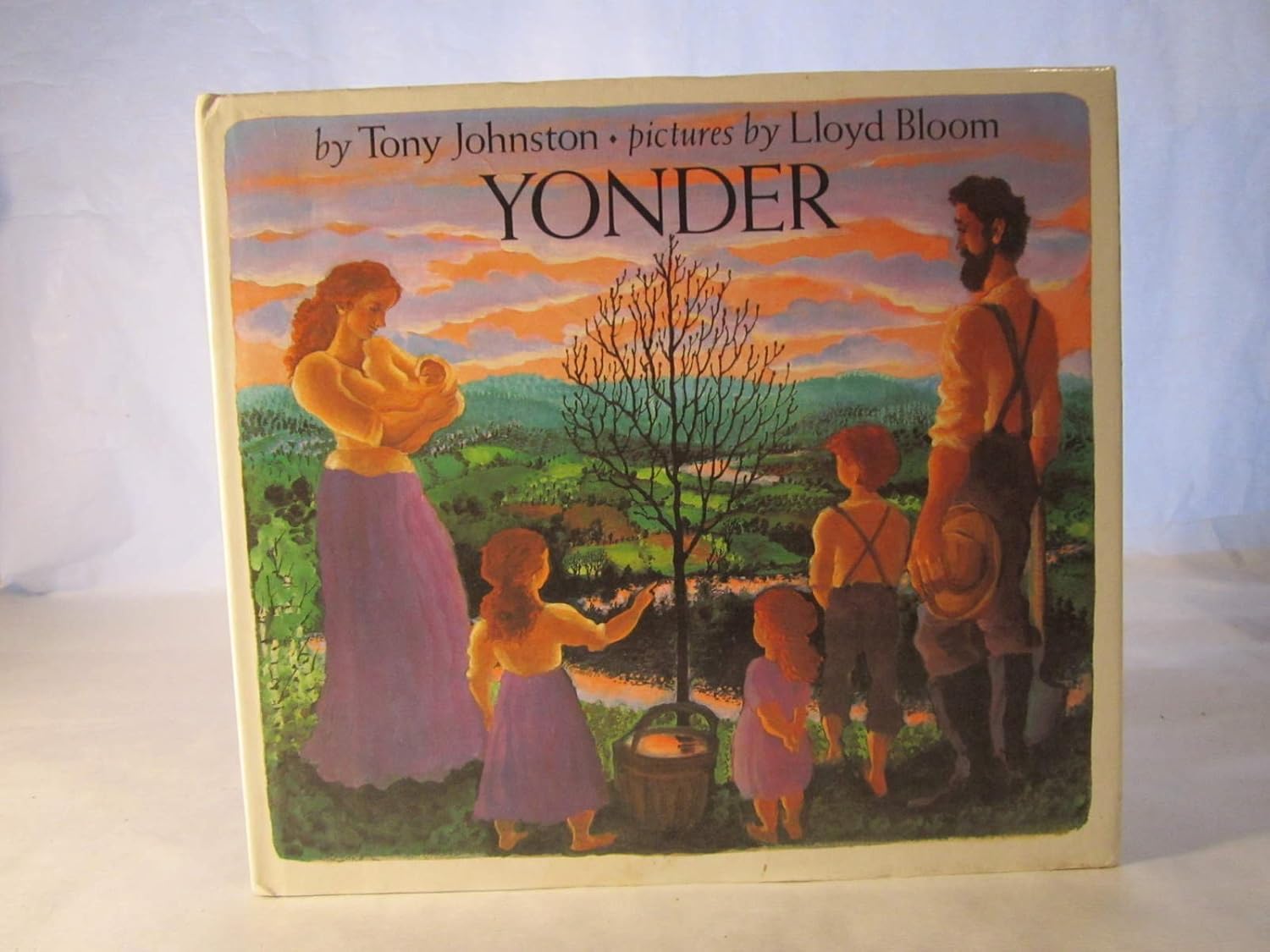Yonder: Tony Johnston, Lloyd Bloom: 9780803709874: Amazon.com: Books