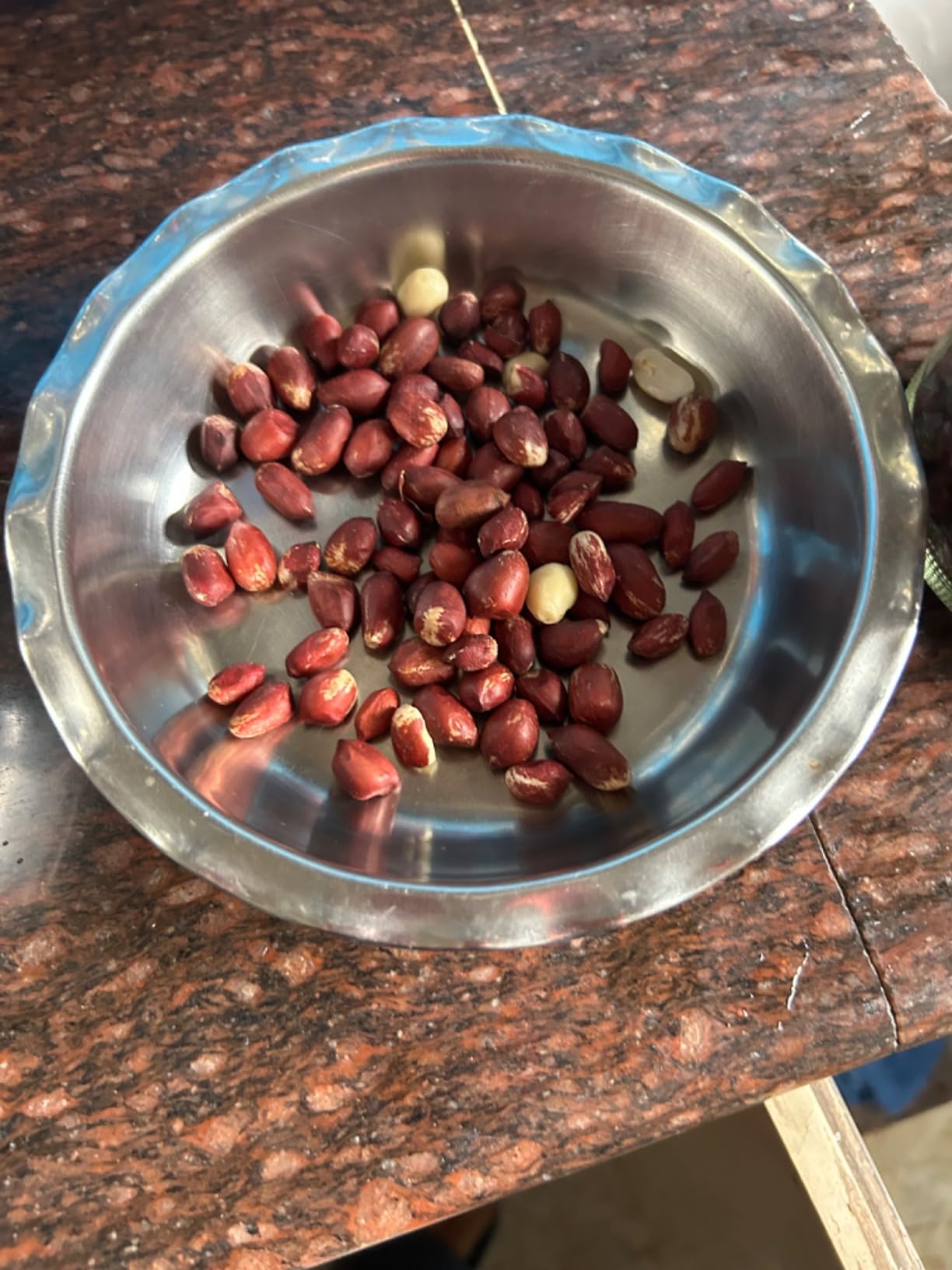 Two Brothers Organic Farms Raw Peanuts Waghya Variety 500g : Amazon.in ...