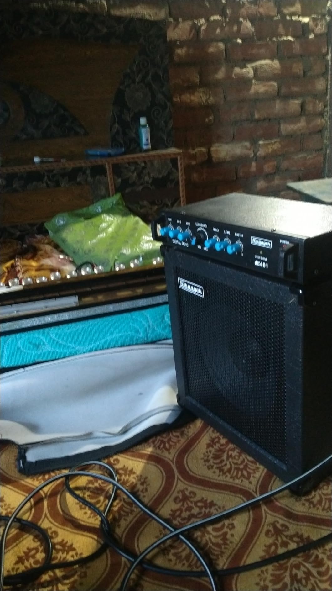 Stranger Cube 20 Guitar Amplifier : Amazon.in: Musical Instruments