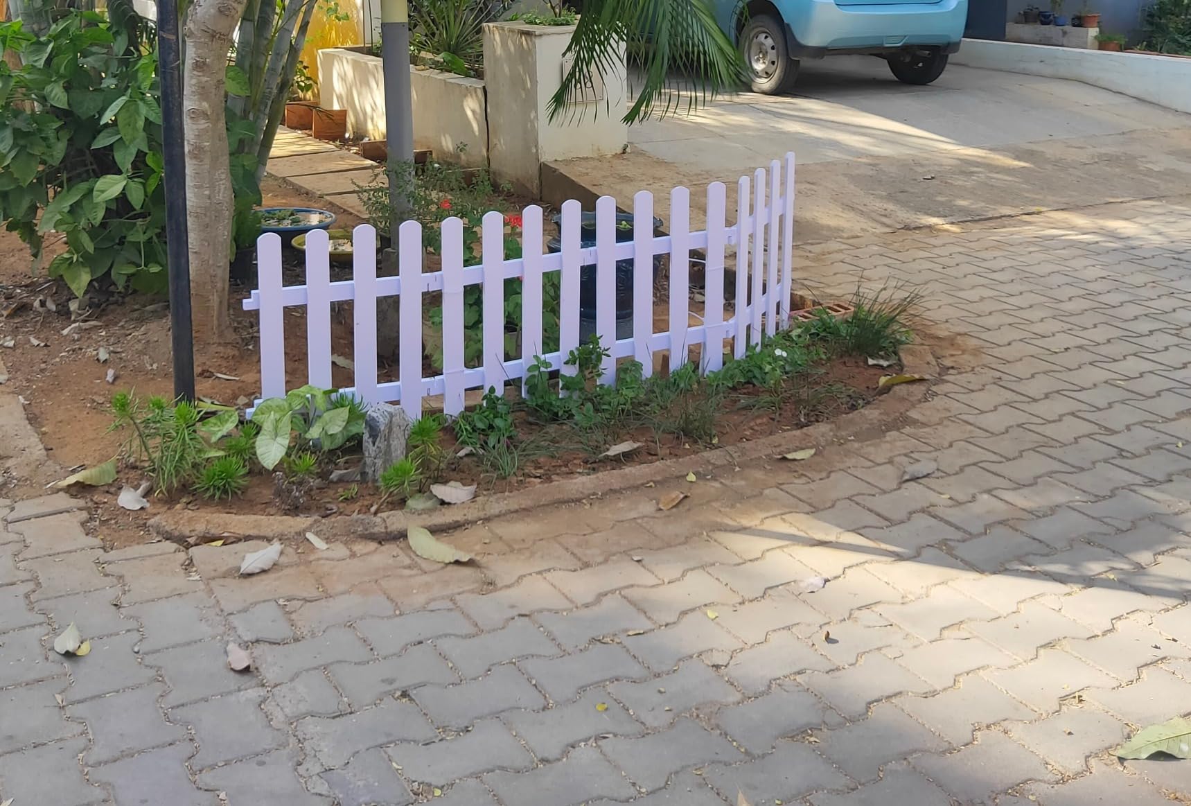 Reonex 2 feet Tall (Height) White Garden Picket Fence - Set of 4 ...