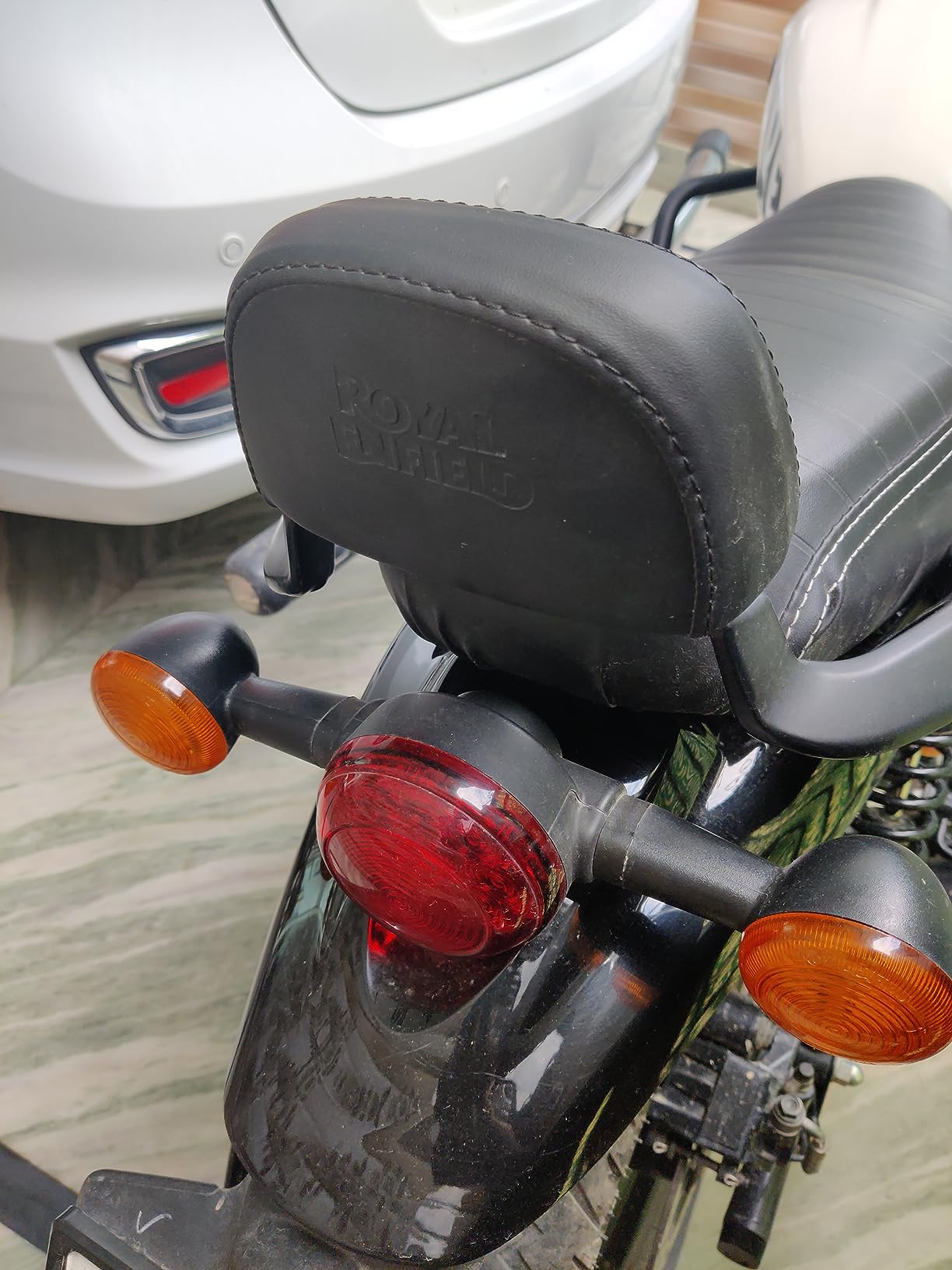 Royal Enfield KXA00158 Black Passenger Backrest Pad for Hunter 350 ...