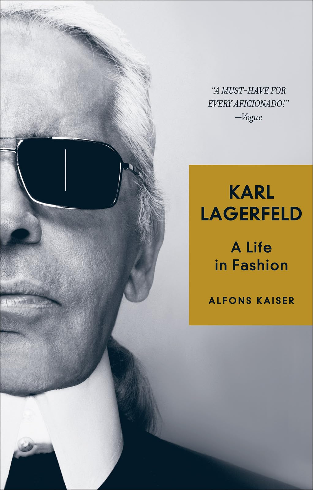 Karl Lagerfeld: A Life in Fashion: Kaiser, Alfons: 9781419766305 ...