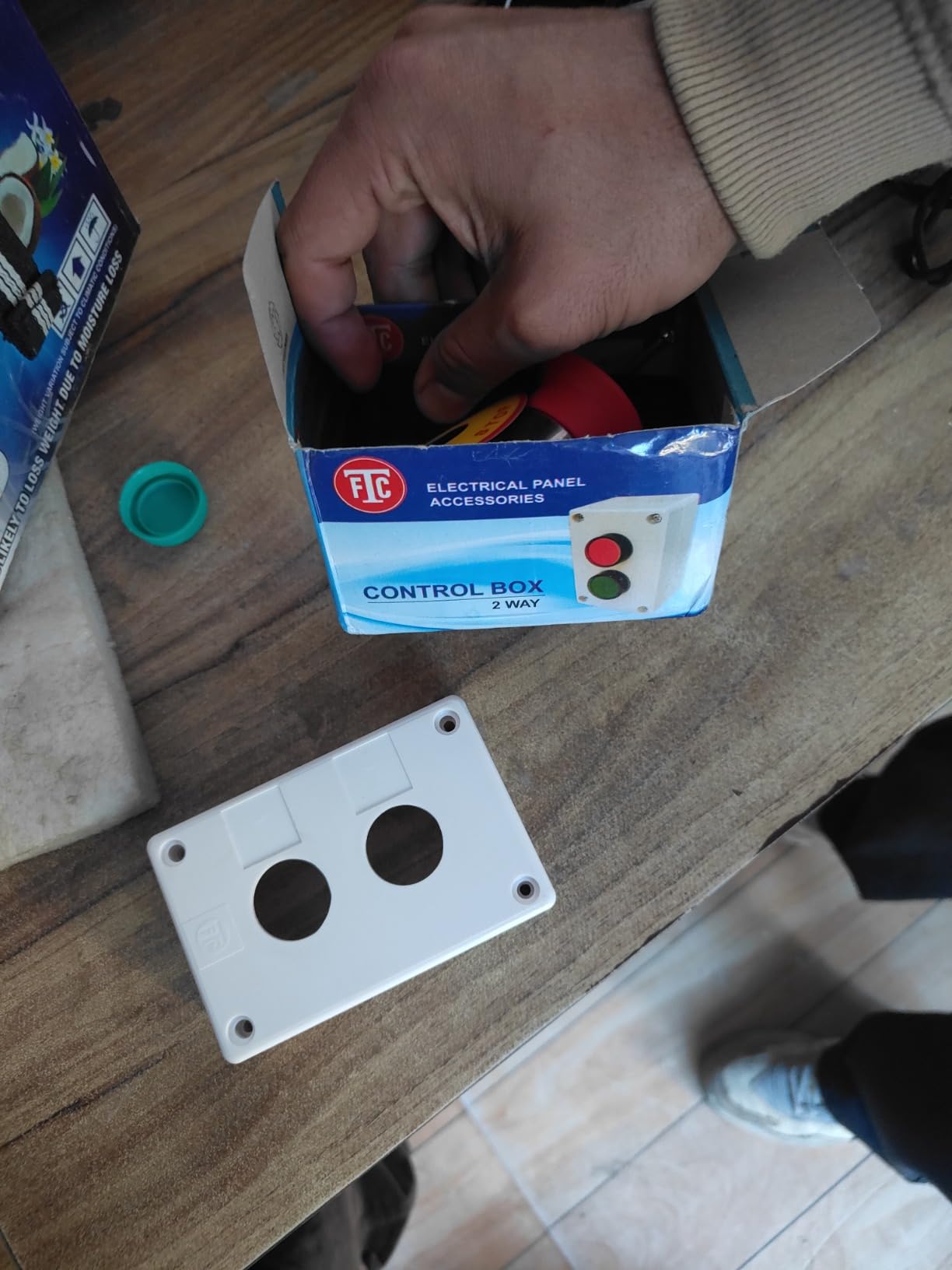 Generic Push Button Switch 1 NO 1 NC 10A 660V Emergency Stop Waterproof : Amazon.in: Electronics