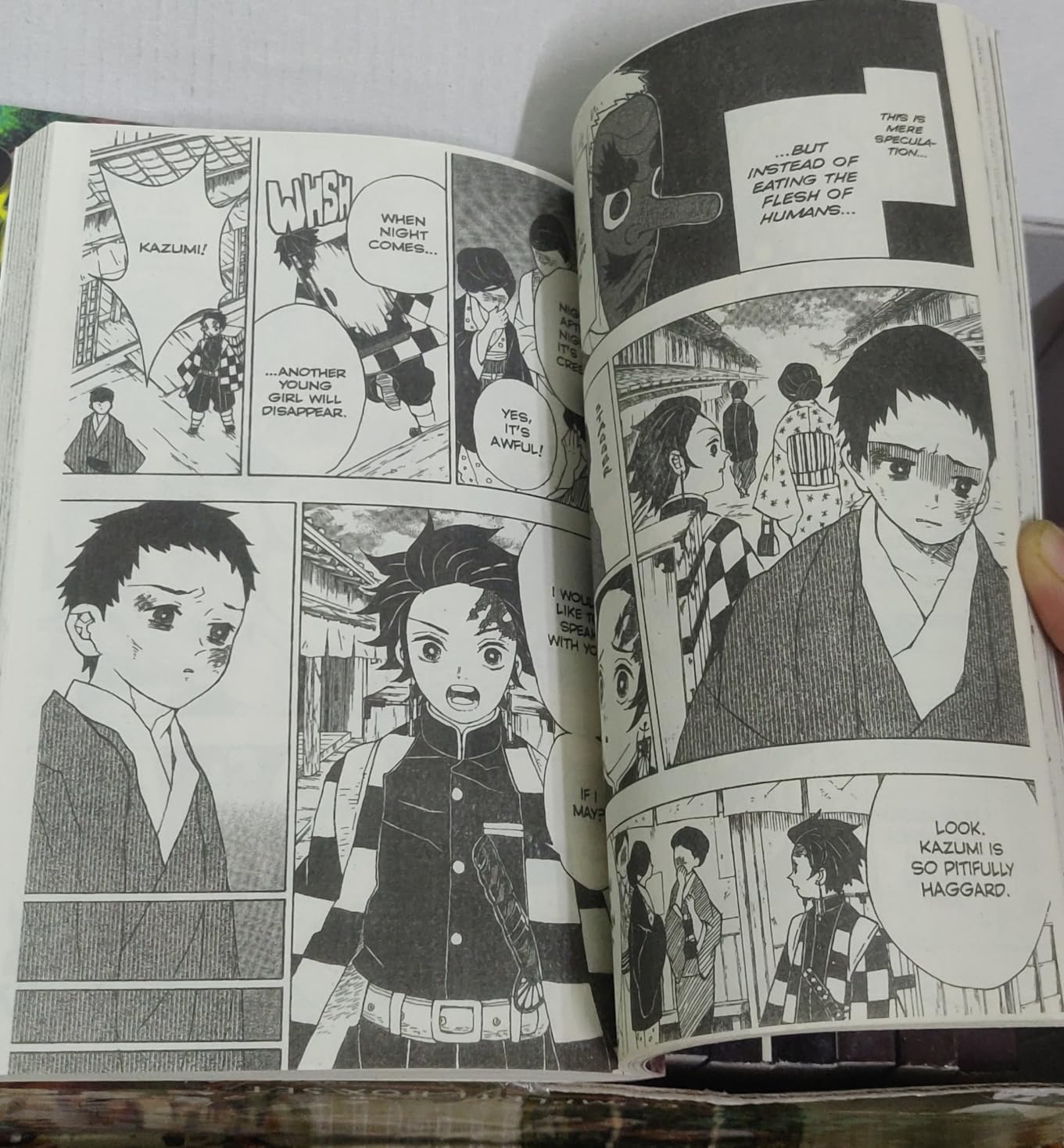 DEMONSLAYER VOLUMES 1-23 (Demon Slayer: Kimetsu no Yaiba) (Medium ...