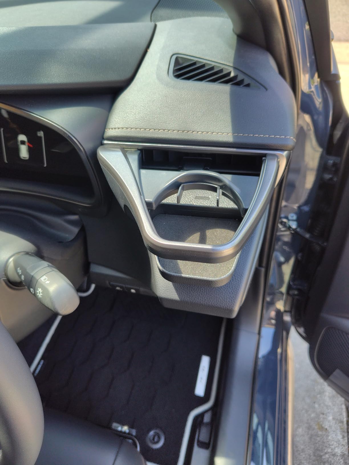 Amazon.co.jp: カーメイト(CARMATE) トヨタ カローラクロス専用 純正級 エアコン ドリンクホルダー 運転席側用 工具不要取付 NZ829 : 車＆バイク