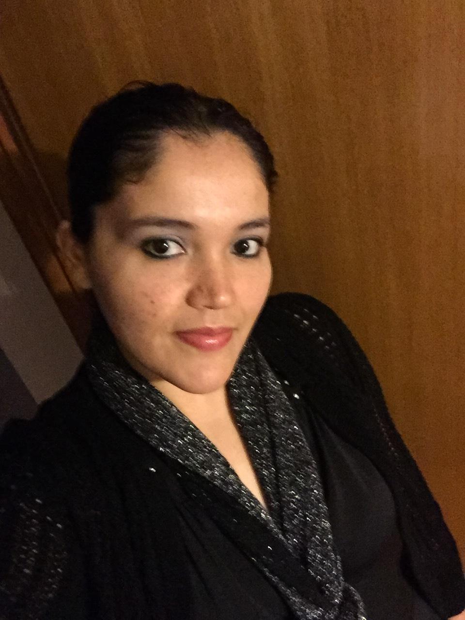 Amazon.com: Lorena De La Cruz: books, biography, latest update