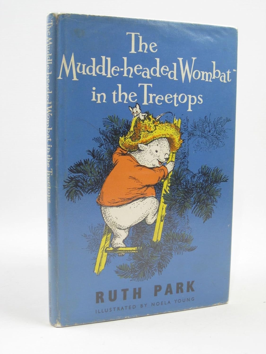 Muddle-headed Wombat in the Tree Tops: Park, Ruth: 9780207945052 ...
