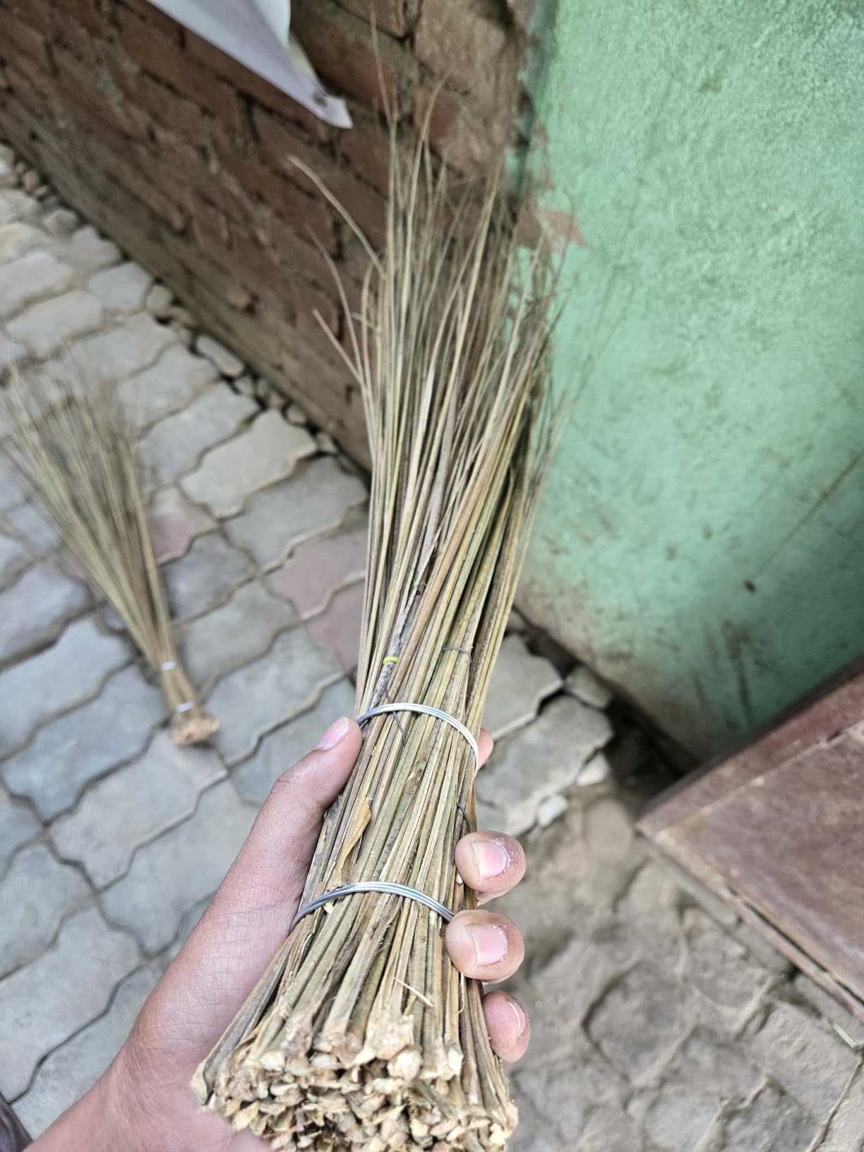 Smartzon Natural Coconut Broom, Traditional Indian Broom with Strong ...