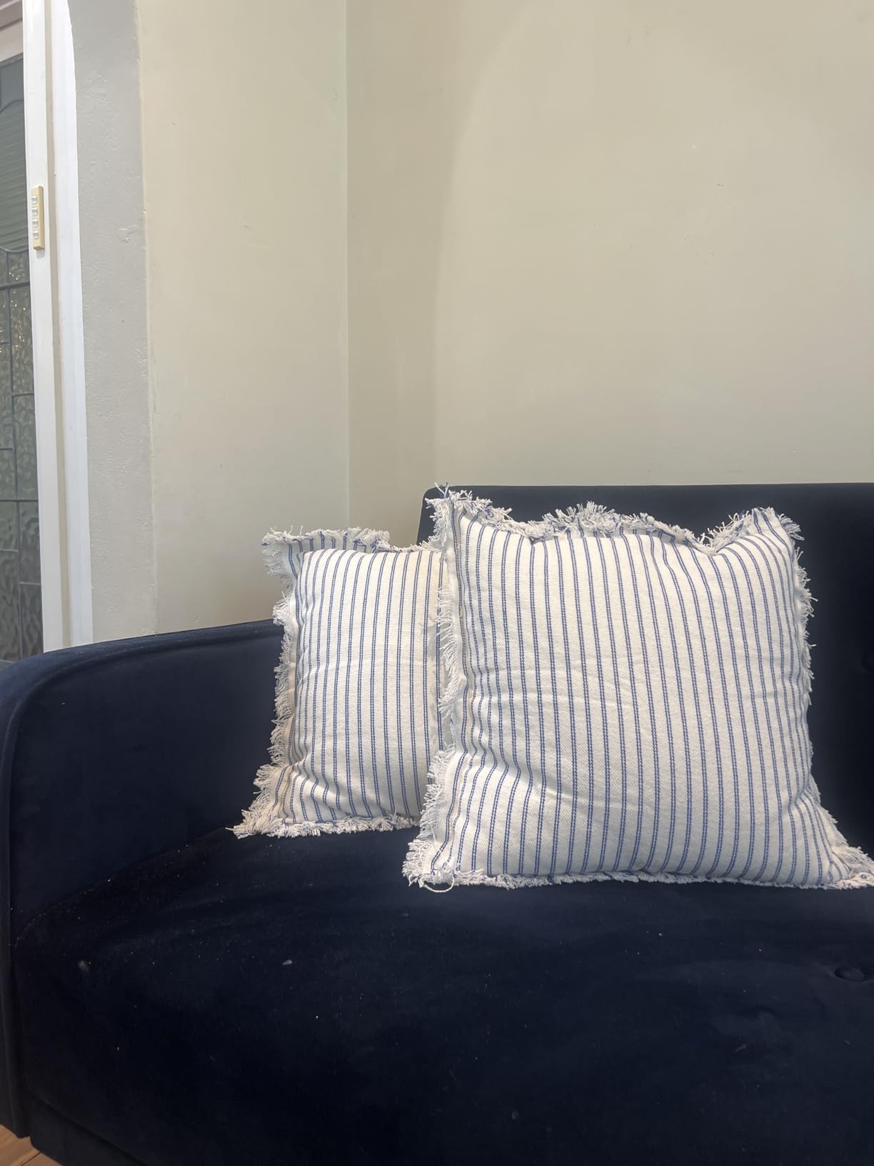 NY Threads Throw Pillows Insert (Pack of 4, White) - 30 x 50 cm Bed and ...