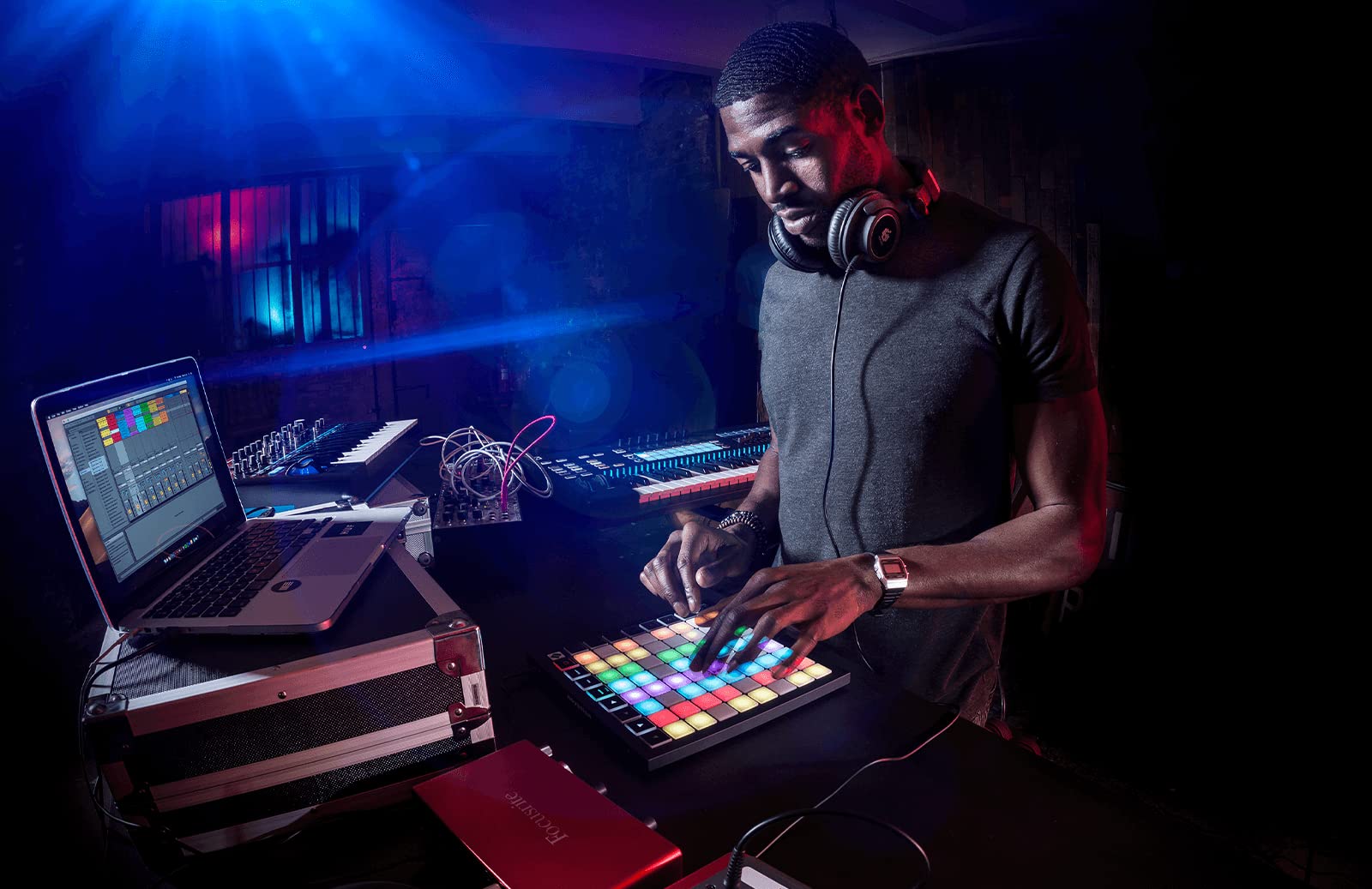 Novation Launchpad X MIDI Grid Controller for Ableton Live/Logic Pro ...