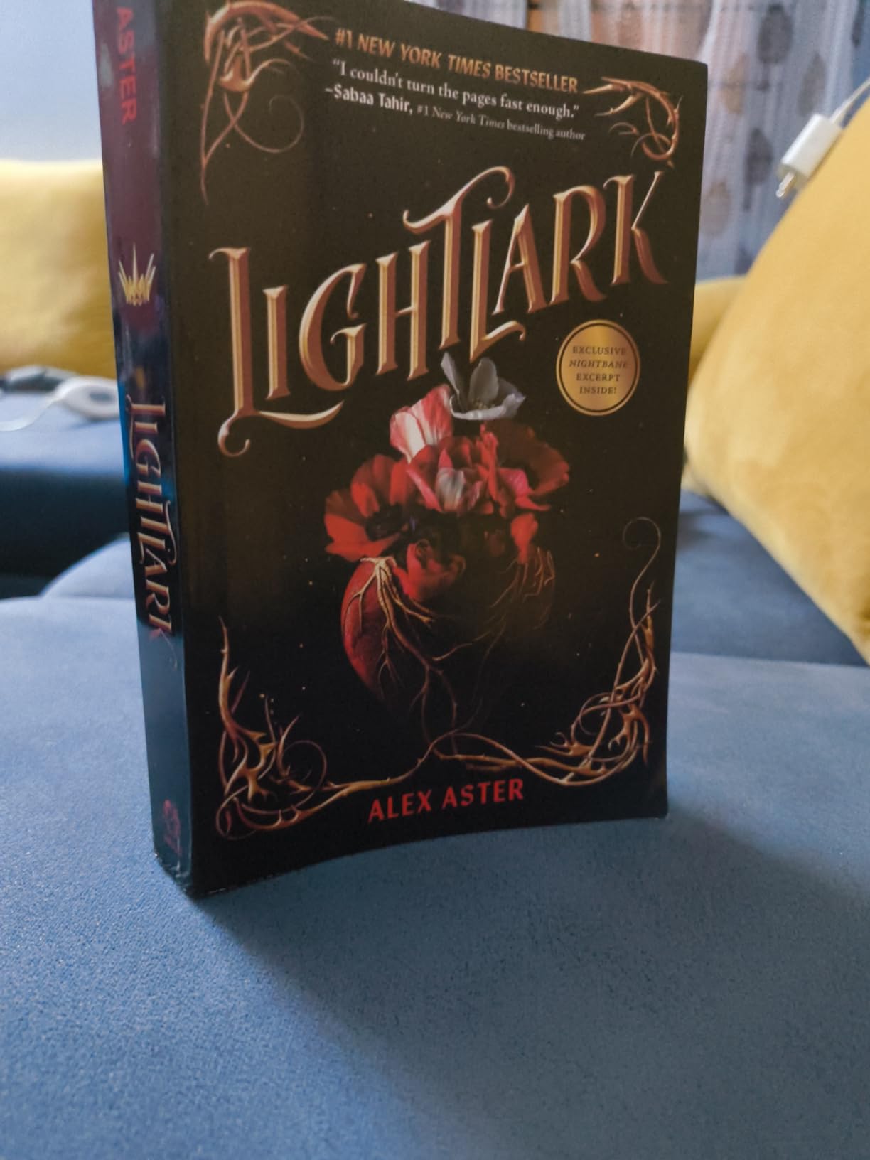 Lightlark (The Lightlark Saga Book 1) : Aster, Alex: Amazon.in: Books