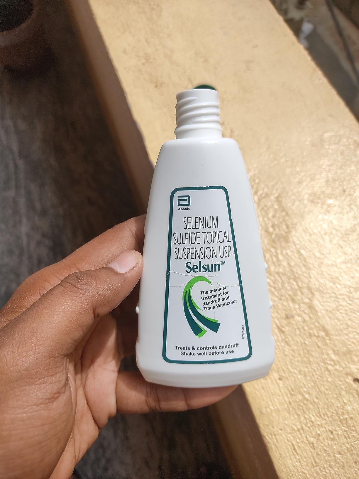 Buy Abbott Selsun Anti Dandruff Shampoo, Clears Away Dandruff Flakes ...