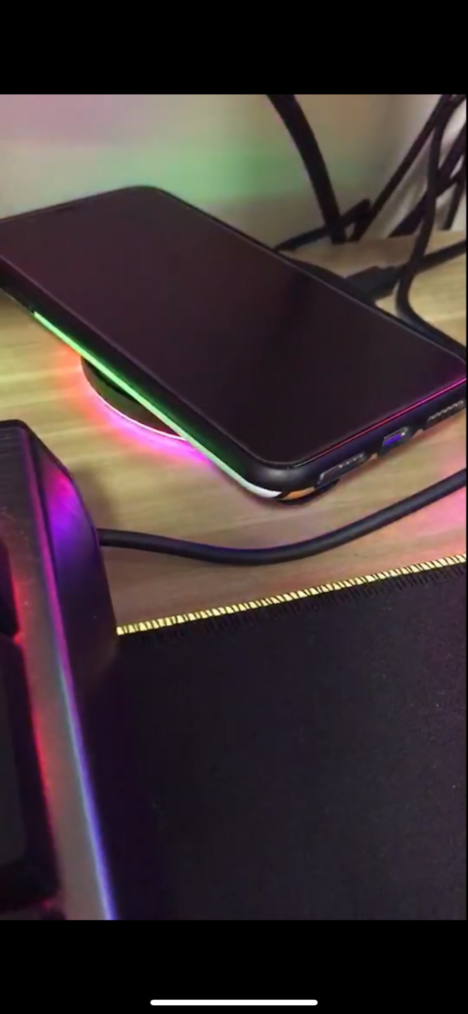 Razer Charging Pad Chroma RGB: 10W Fast Wireless Charger - for Apple ...